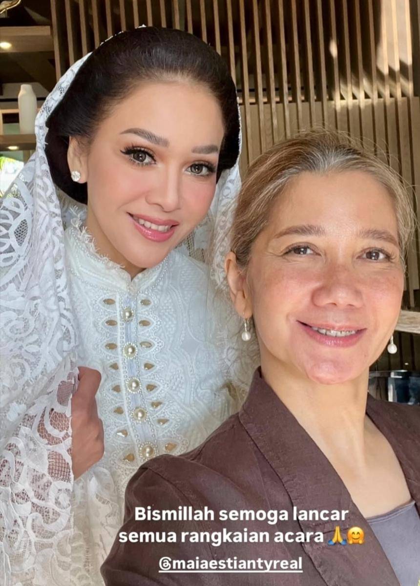 Maia Estianty di Siraman Al Ghazali, Pakai Kebaya & Makeup Anggun | Popmama.com