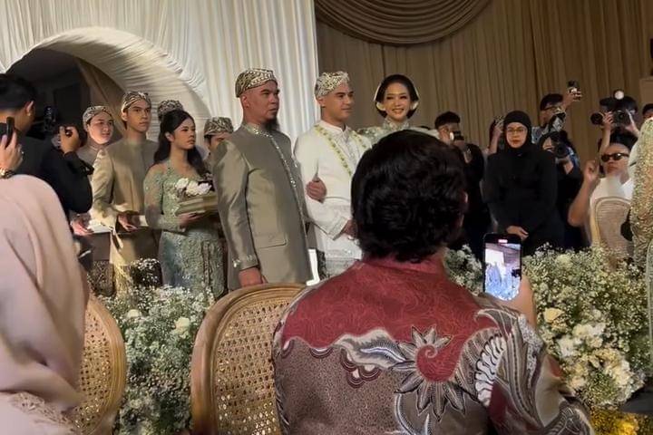 Al Ghazali Digandeng Ahmad Dhani dan Maia Estianty ke Pelaminan | Popmama.com