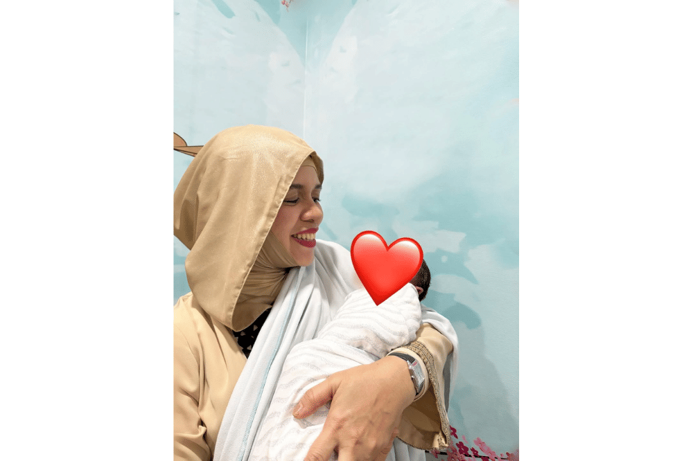 Potret Para Artis yang Menjenguk Aaliyah saat Melahirkan | Popmama.com