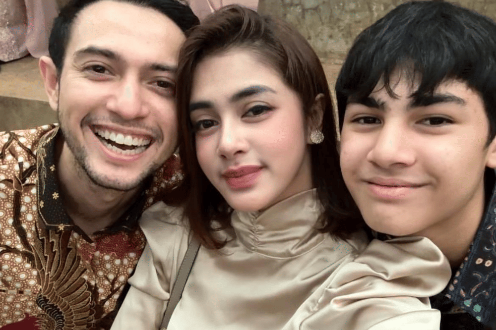 6 Fakta Kisah Cinta Rifky Balweel dan Biby Alraen | Popmama.com