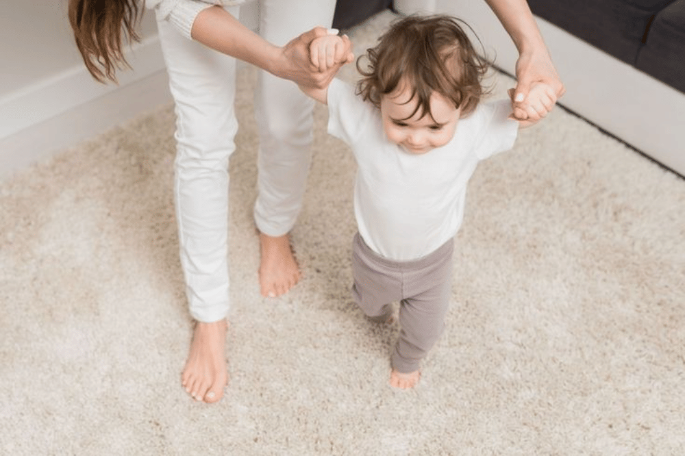 Anak Jalan Jinjit, Apakah Berbahaya? Ini Kata Dokter | Popmama.com