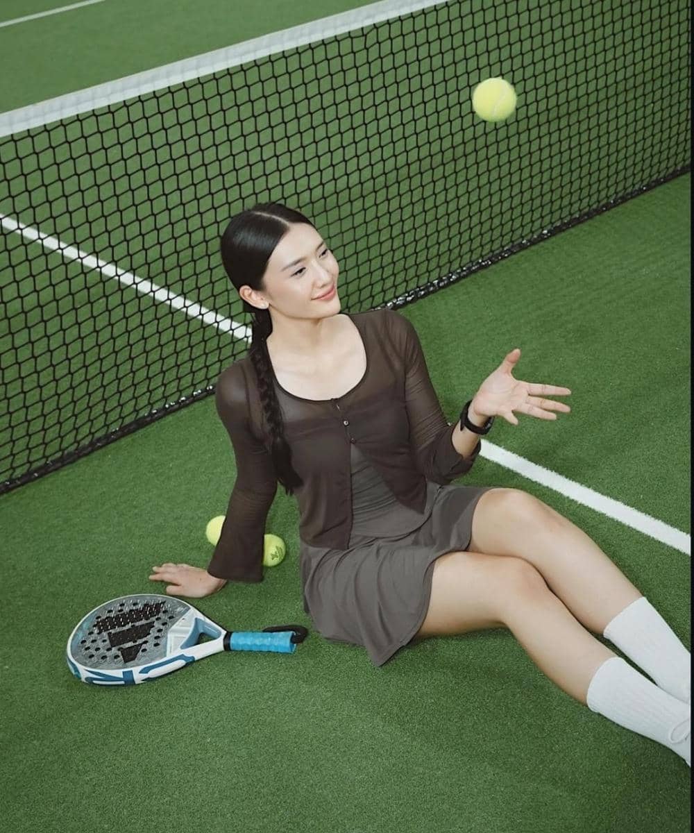7 Rekomendasi Inspirasi Outfit Padel ala Artis yang Fashionable ...