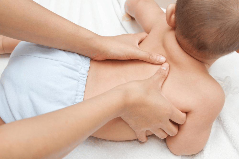 Panduan Memijat Bayi yang Benar dan Manfaatnya untuk si Kecil | Popmama.com