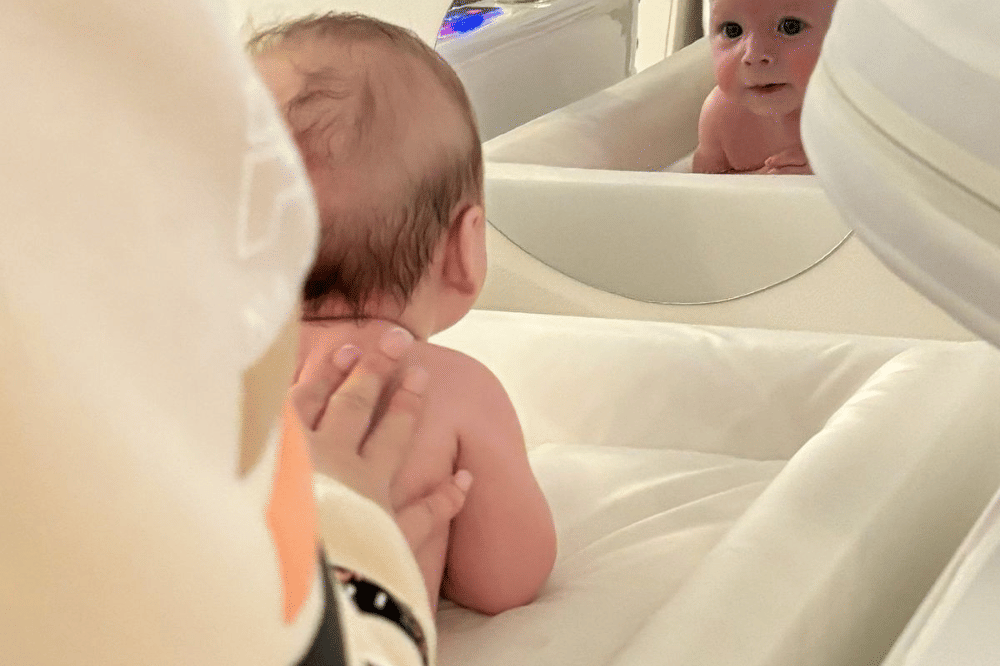 Panduan Memijat Bayi yang Benar dan Manfaatnya untuk si Kecil | Popmama.com