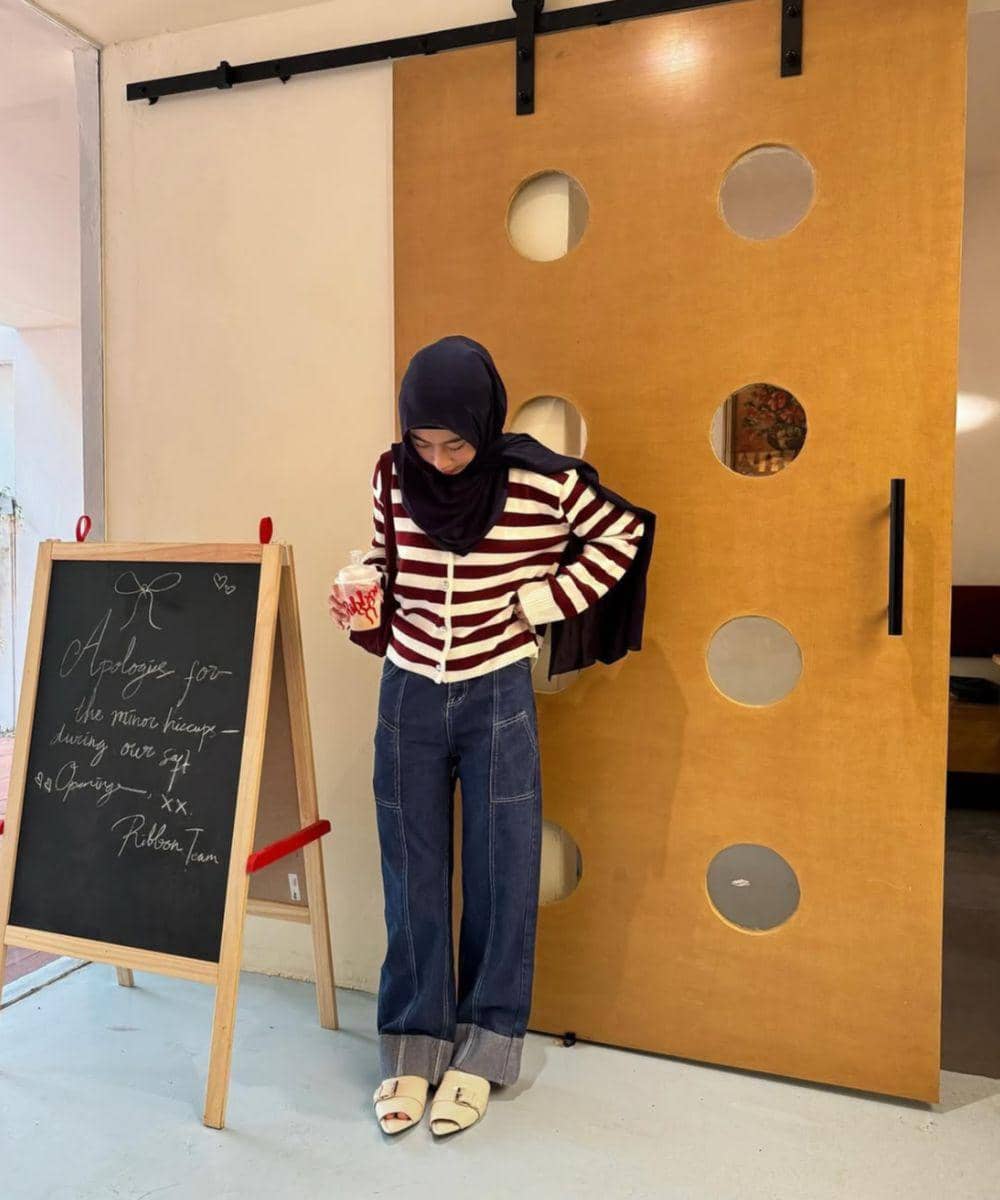 Inspirasi Outfit Kasual Hijab ala Adiba Khanza | Popmama.com