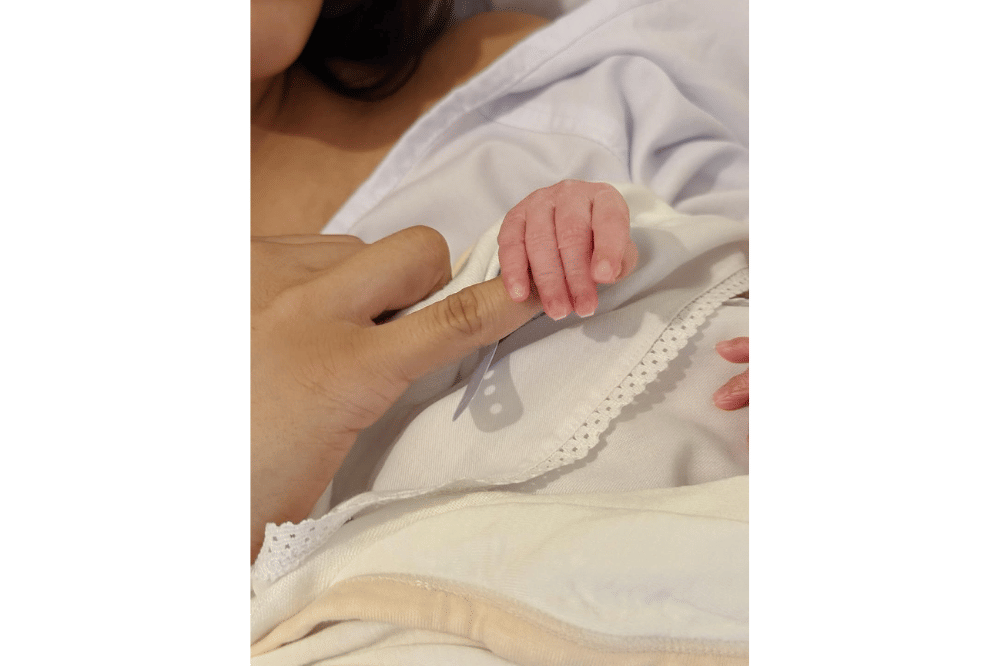 Kehadiran Andrew Raxy Neil Jadi Penyemangat Hidup Erika Carlina ...