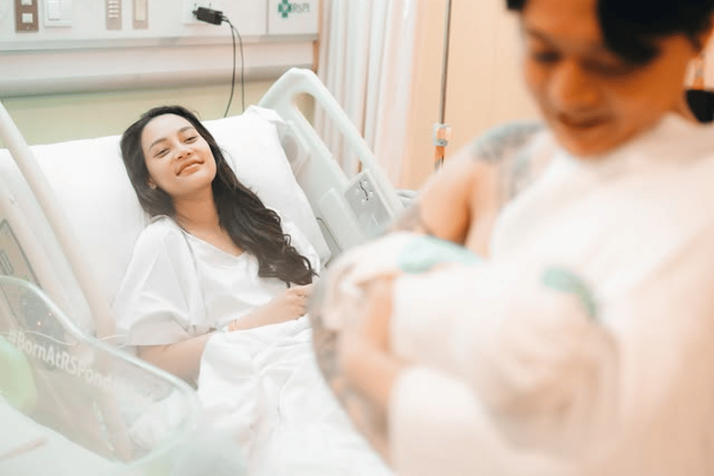 Baby Andrew Raxy Neil Jadi Cucu Pertama di Keluarga Erica Karlina ...