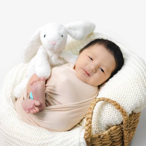 7 Foto Wajah Anak Erika Carlina, Imut dan Menggemaskan | Popmama.com