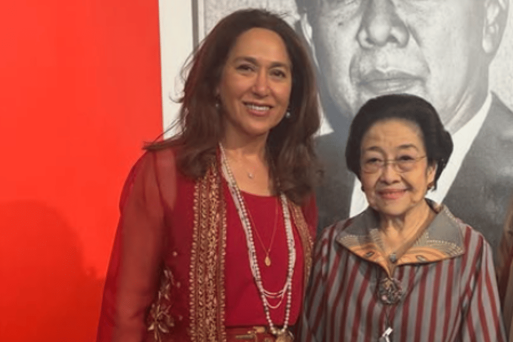 6 Fakta Keluarga Kartika Sari Dewi Soekarno, Anaknya Presiden Soekarno | Popmama.com