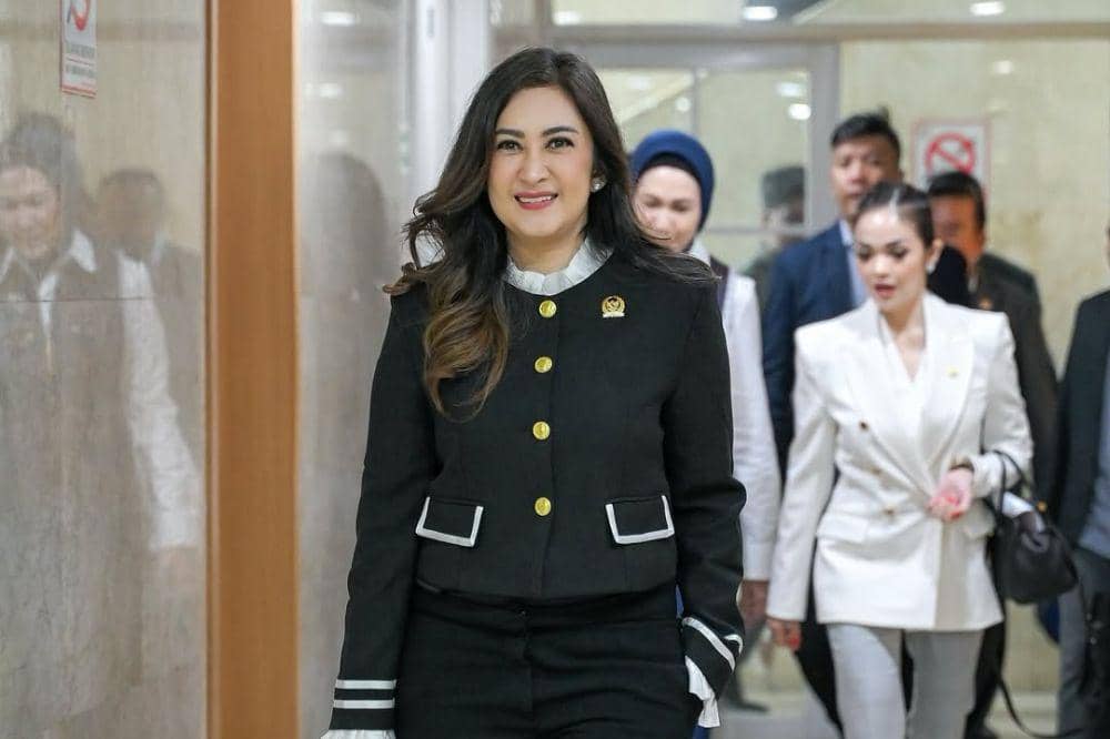 5 Fakta Kisah Cinta Nafa Urbach, Sempat Pindah Agama | Popmama.com