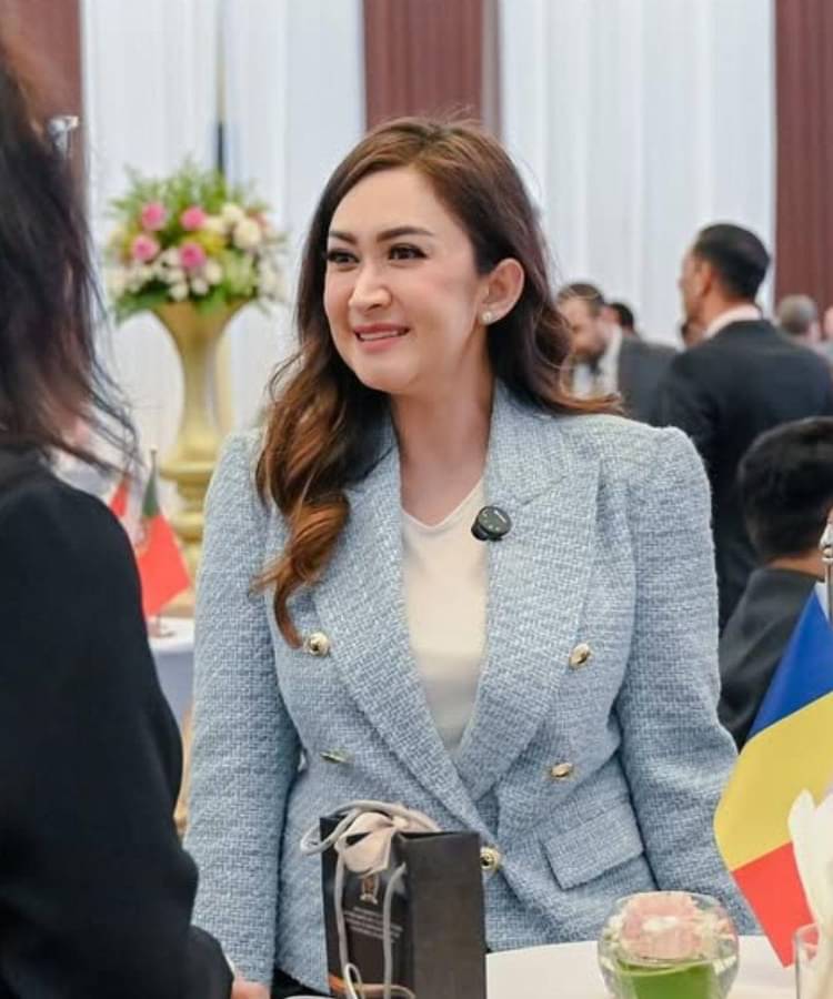 5 Fakta Kisah Cinta Nafa Urbach, Sempat Pindah Agama | Popmama.com