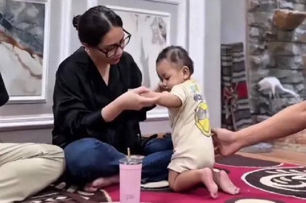 Benarkah Nagita Slavina Adopsi Anak Kembar Mpok Alpa? Ini Kata Raffi Ahmad | Popmama.com