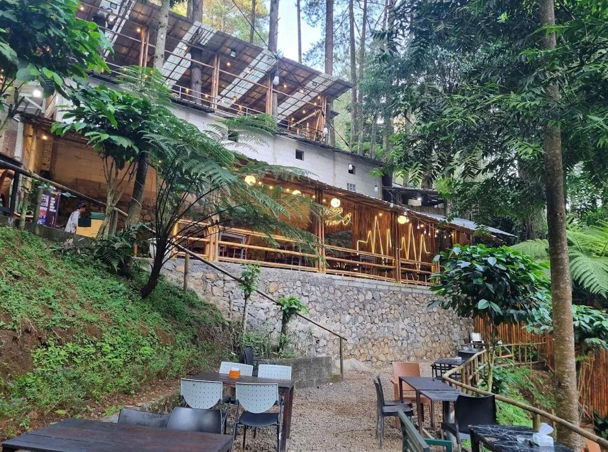 3 Cafe 24 Jam Puncak, Asik Buat Ngopi di Udara Sejuk | Popmama.com