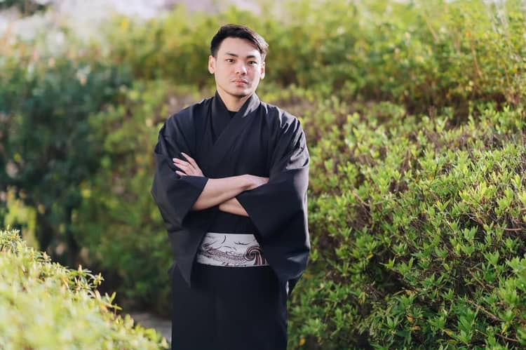 7 Fakta Rob Clinton Suami Chelsea Islan, Politikus Muda | Popmama.com