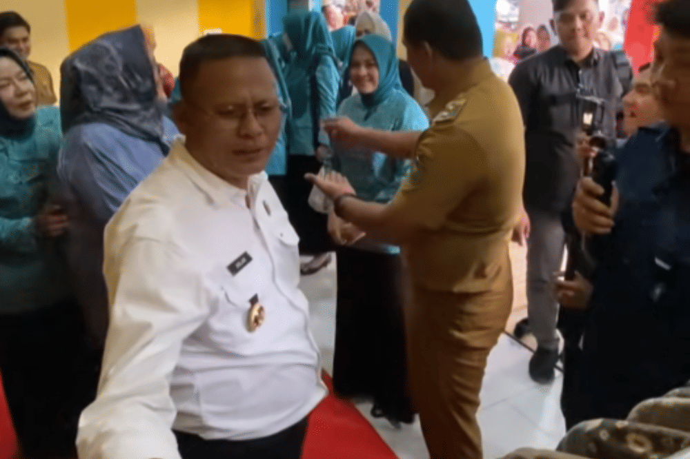 6 Fakta Keluarga H Arlan Wali Kota Prabumulih, Punya 4 Istri | Popmama.com