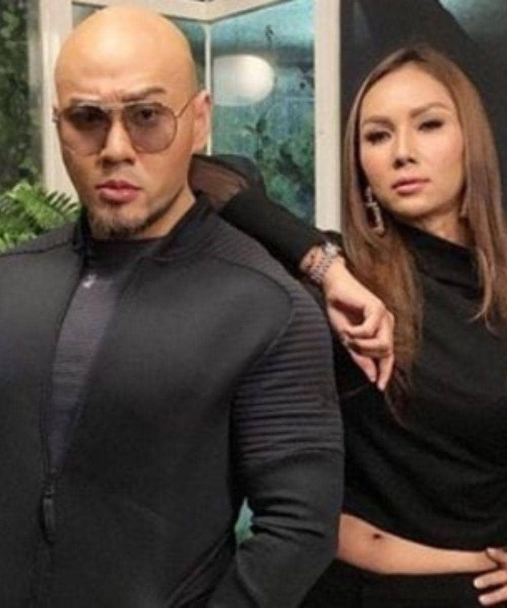 8 Fakta Keluarga Deddy Corbuzier, Papanya Dulu Sopir Mikrolet | Popmama.com