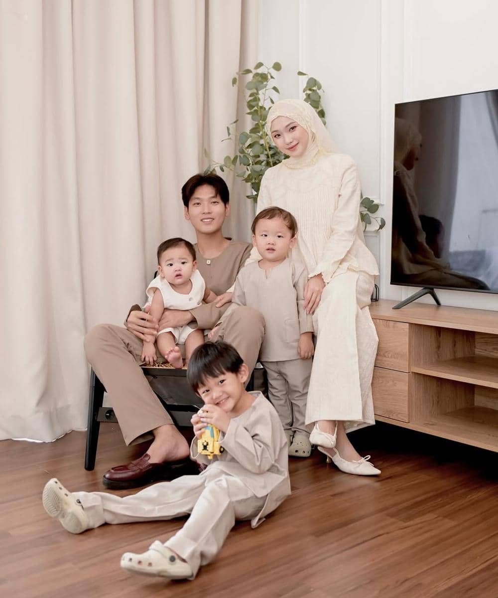 5 Fakta Pernikahan Jule ‘Julia Prastini’ dan Na Daehoon, Punya 3 Anak | Popmama.com