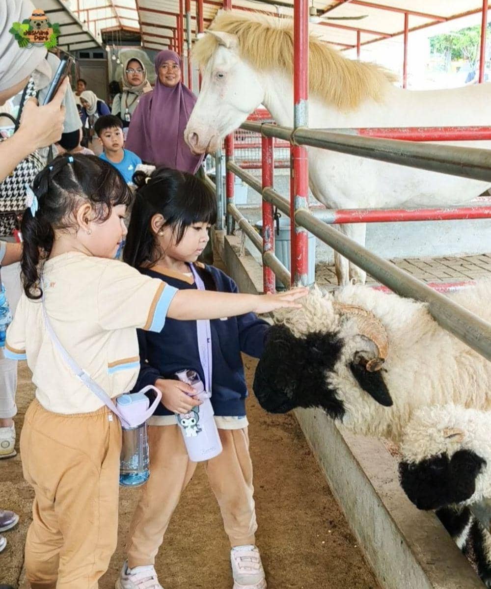 8 Rekomendasi Mini Zoo di Jakarta dan Sekitarnya | Popmama.com