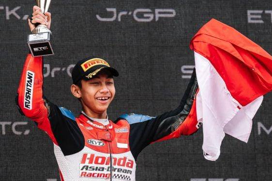 Biodata dan Profil Fitri Salhuteru, Mantan Sahabat Nikita Mirzani | Popmama.com