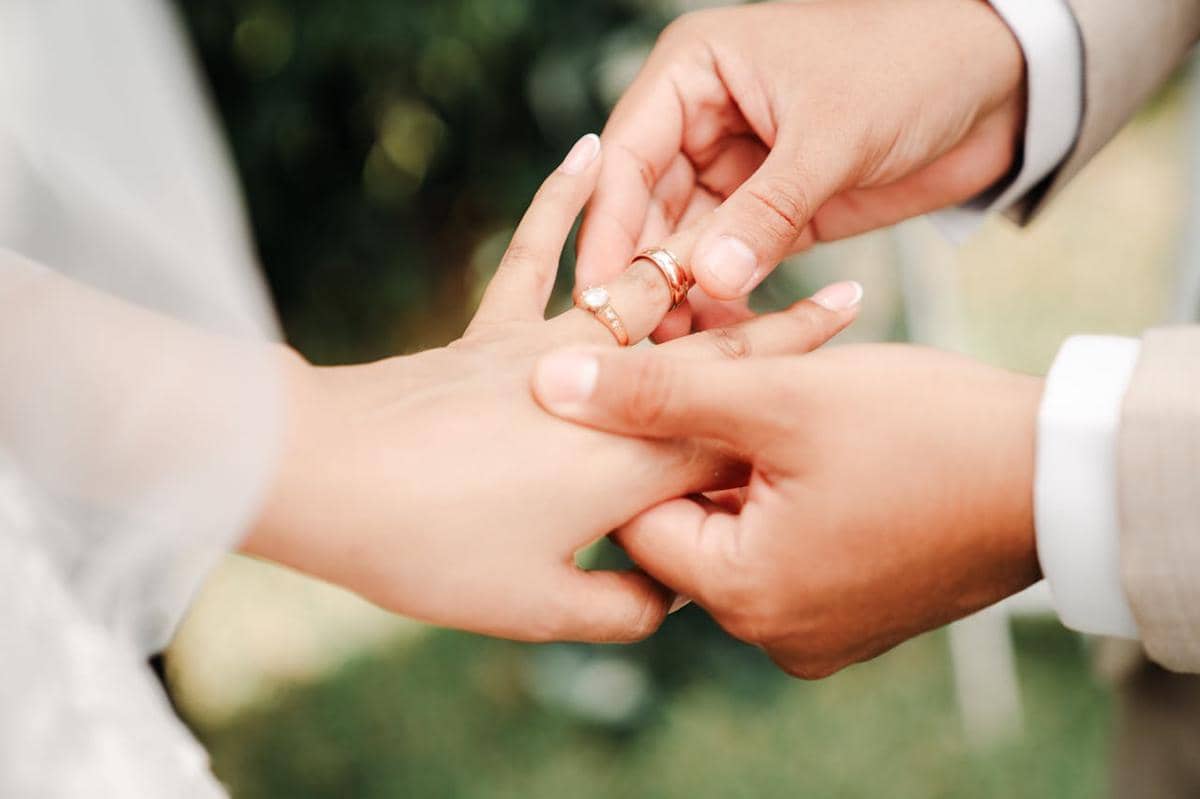 Apa Itu Nikah Siri? Kenali Risikonya untuk Keluarga | Popmama.com