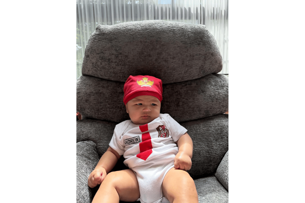 Potret Baby Andrew Anak Erika Carlina Pakai Seragam Sekolah | Popmama.com