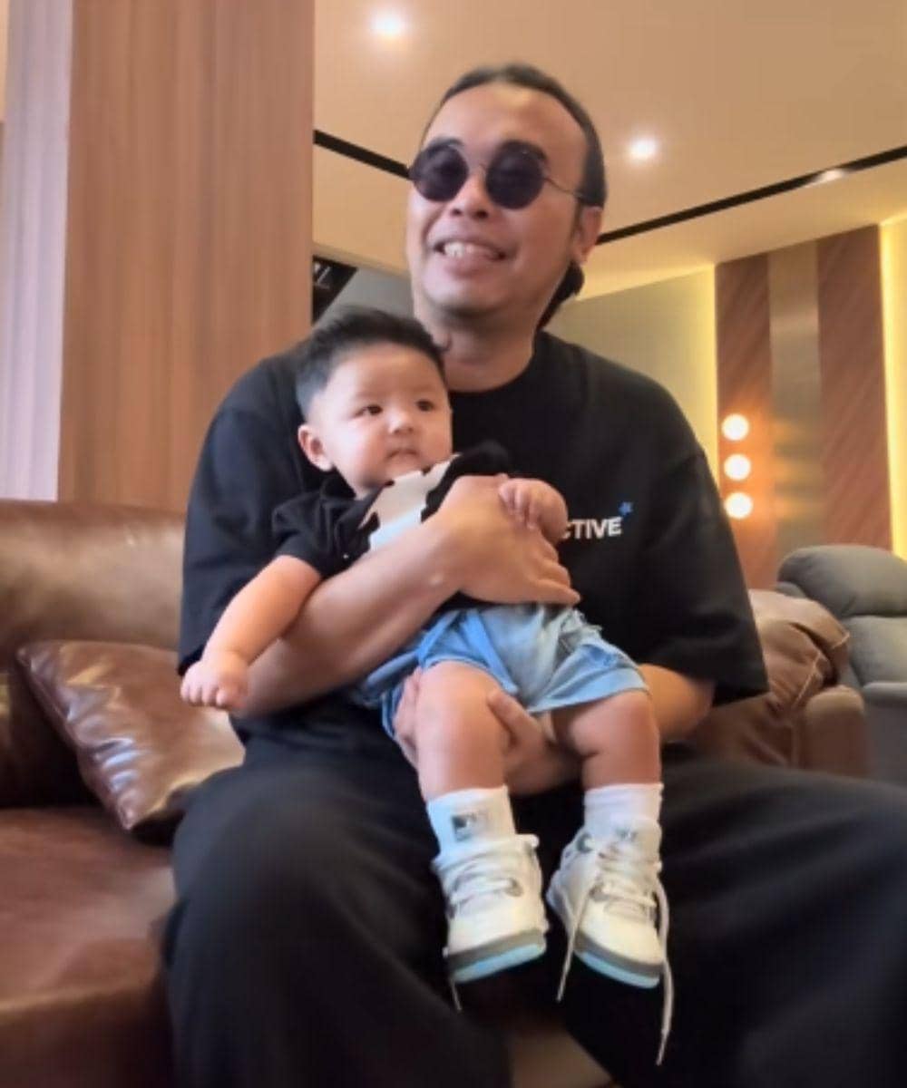 7 Foto Kebersamaan Andrew Anak Erika Carlina dan Whisnu Santika ...