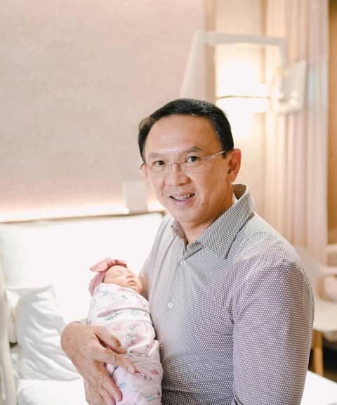 Basuki Tjahaja Purnama dan Puput Dikaruniai Anak Ketiga | Popmama.com