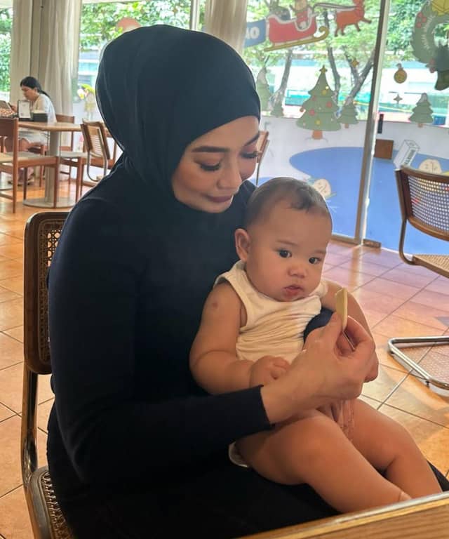 Aaliyah ke Maroko, Ini 8 Foto Kebersamaan Arash dan Reza Artamevia ...