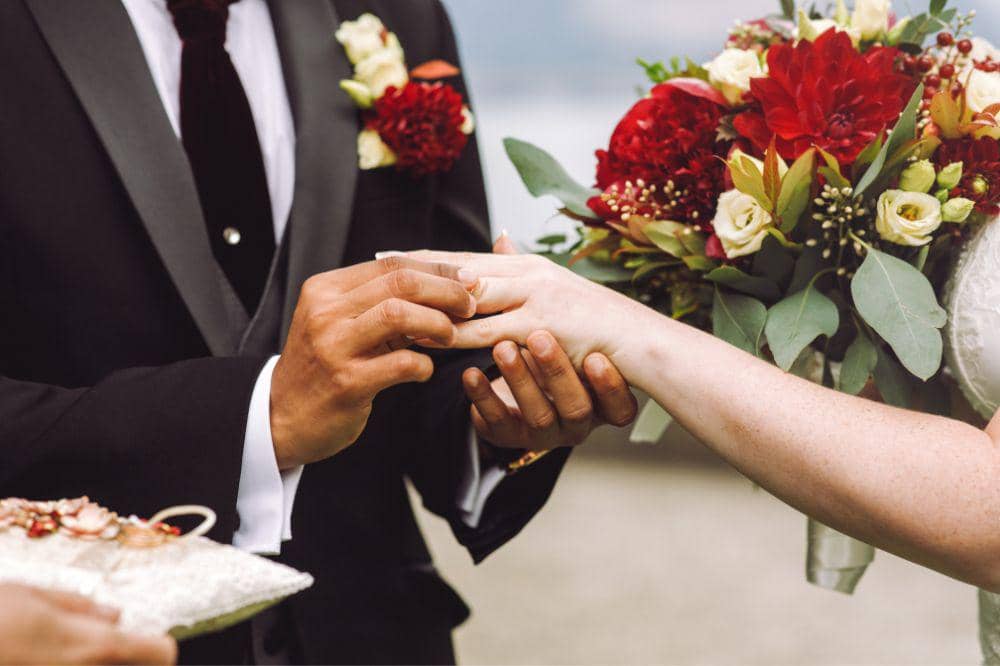 Alur Pendaftaran Nikah Offline atau Online di KUA Tahun 2026 | Popmama.com