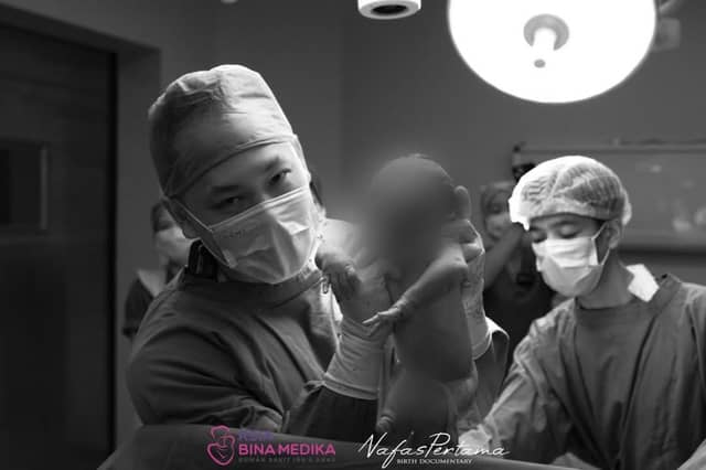 7 Potret Susan Sameh Melahirkan Anak Pertama | Popmama.com