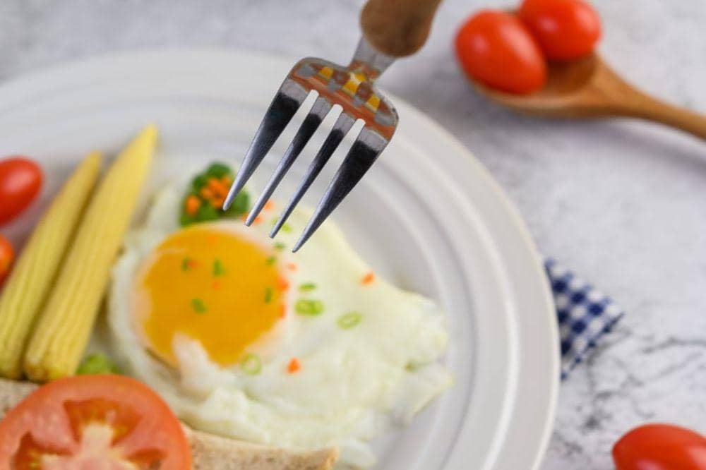 Makan Telur Saat Sahur Bisa Tingkatkan Tinggi Badan Anak? | Popmama.com
