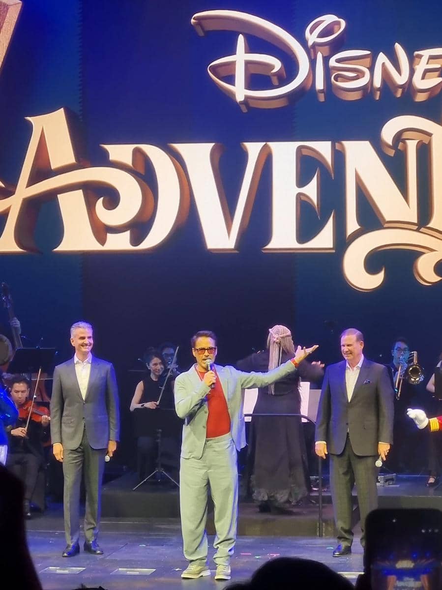 Diresmikan Robert Downey Jr, Kapal Disney Advent Hadir di Singapura ...
