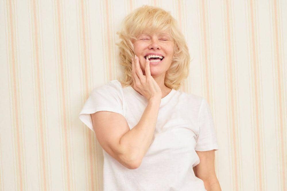 Pamela Anderson Anti-AI, Buktiin Cantik Natural Itu Powerful | Popmama.com