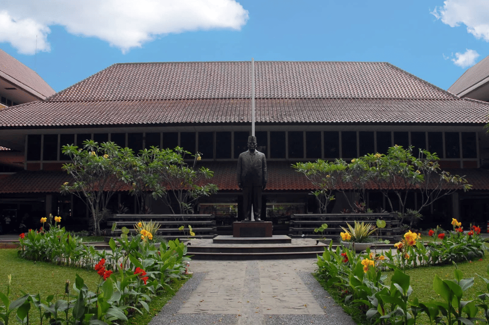 Viral, Ini Kronologi 16 Mahasiswa FH UI Pelaku Pelecehan Seksual di ...